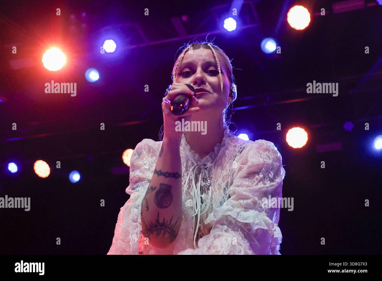 London, UK. November 30, 2025. Welsh singer/songwriter CATTY (Catrin ...