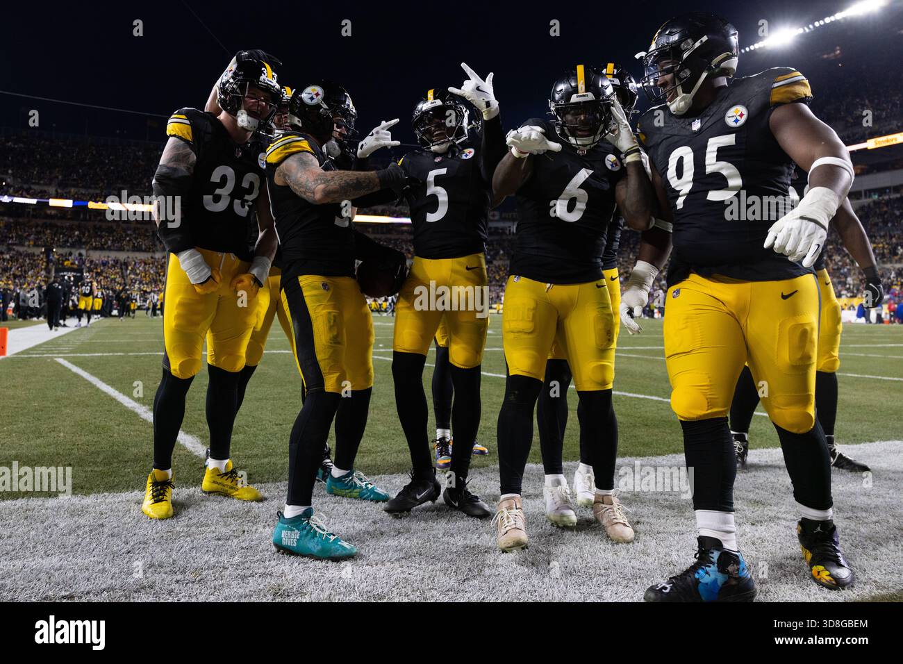 Pittsburgh Steelers linebacker Nick Herbig (51) celebrates with ...