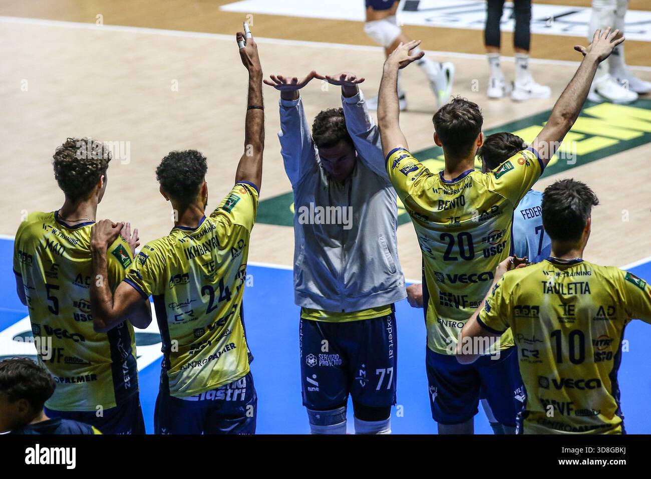 Valsa Group Modena bench exulting for a team's block during Valsa Group ...