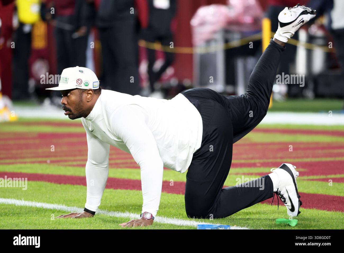 Washington Commanders outside linebacker Von Miller (24) warms up ...