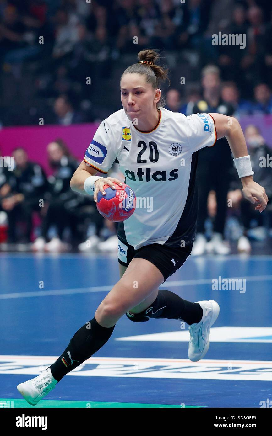 l.-r.: Emily Vogel (DHB, 20), 30.11.2025, 27TH IHF Womens Handball ...