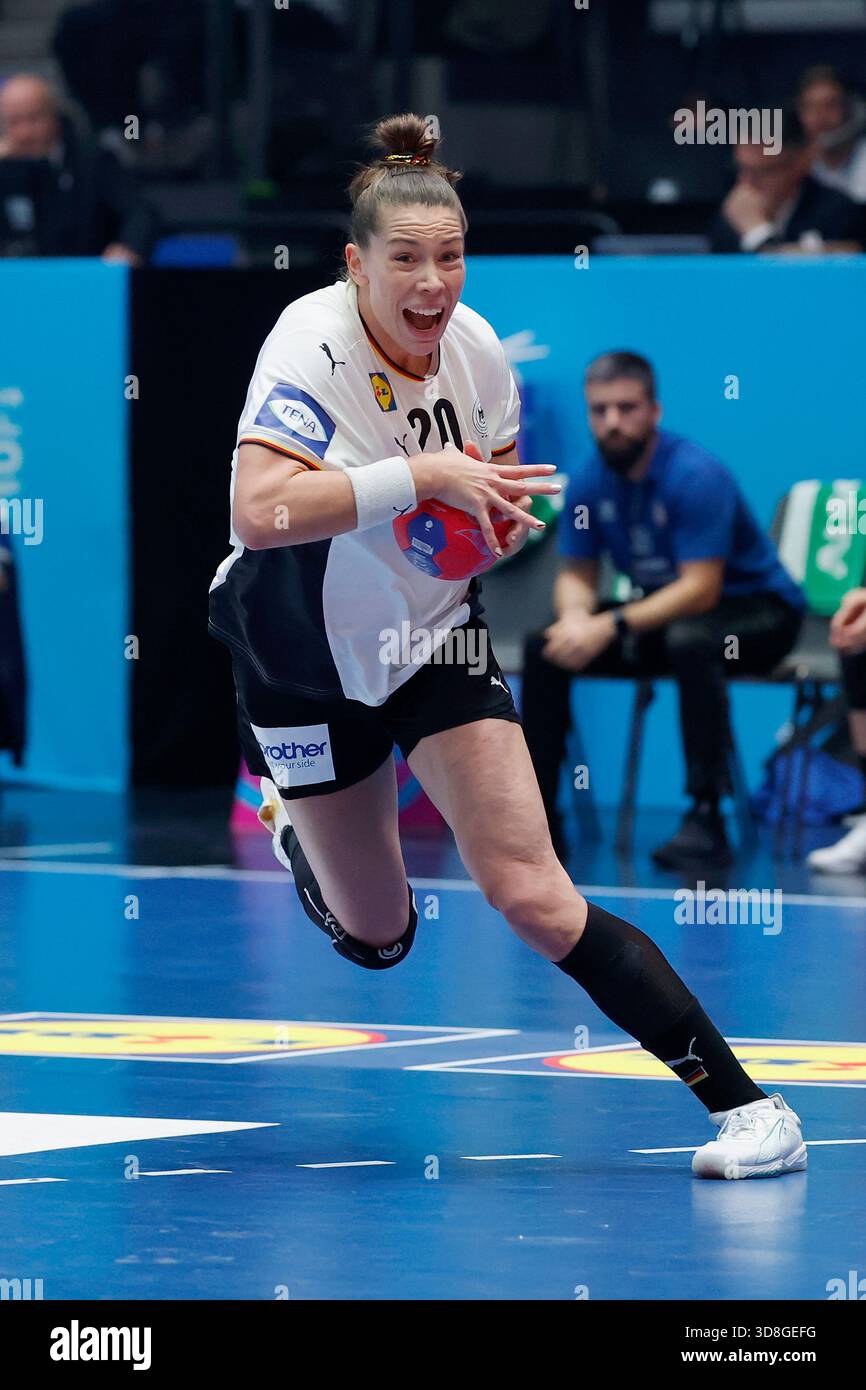 l.-r.: Emily Vogel (DHB, 20), 30.11.2025, 27TH IHF Womens Handball ...