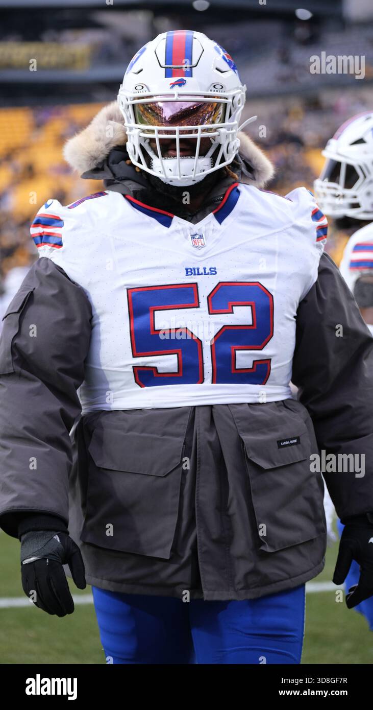 Nov 30, 2025: Jordan Phillips #52 during the Pittsburgh Steelers vs ...