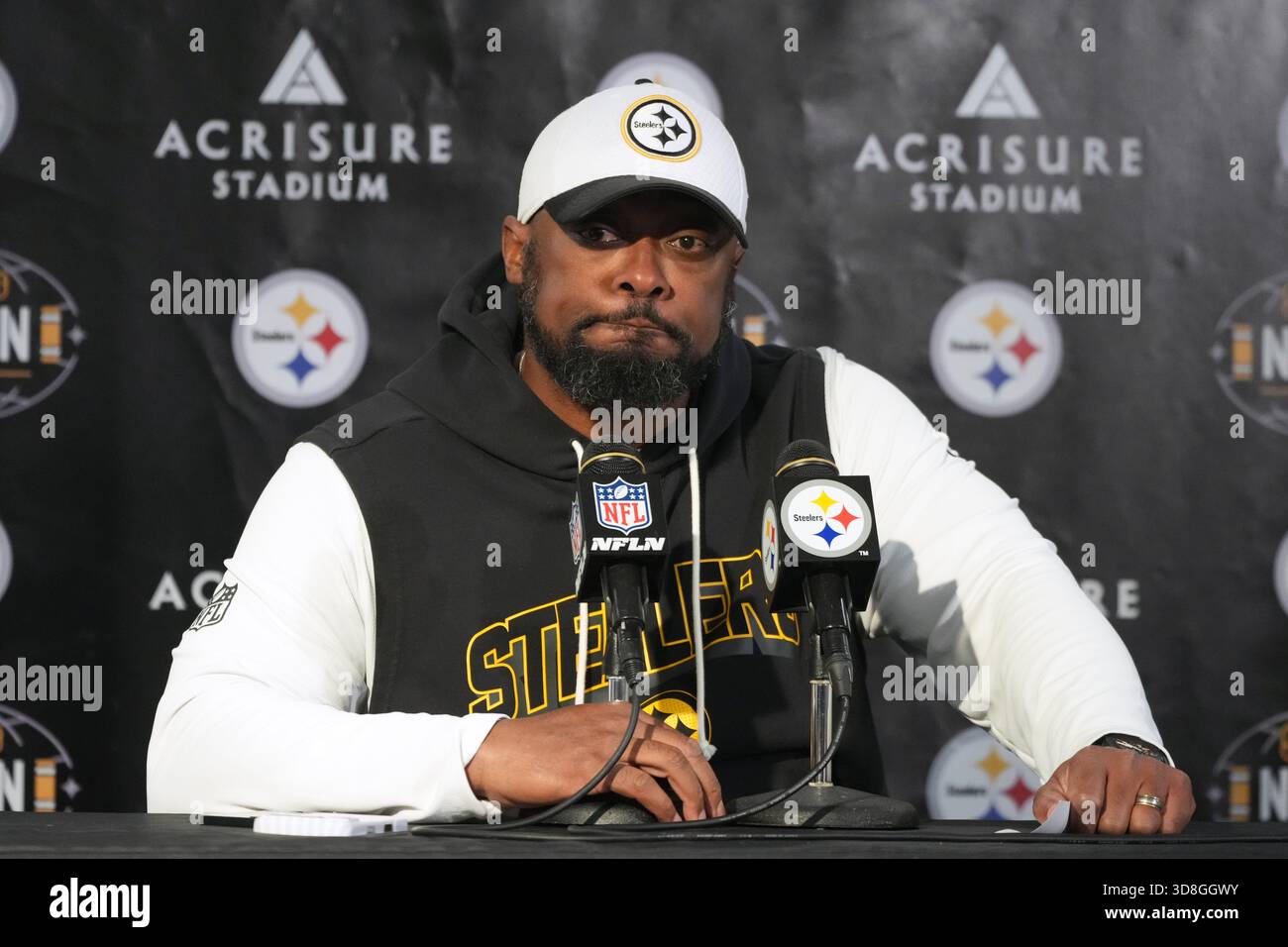 Pittsburgh Steelers head coach Mike Tomlin speaks during a press ...