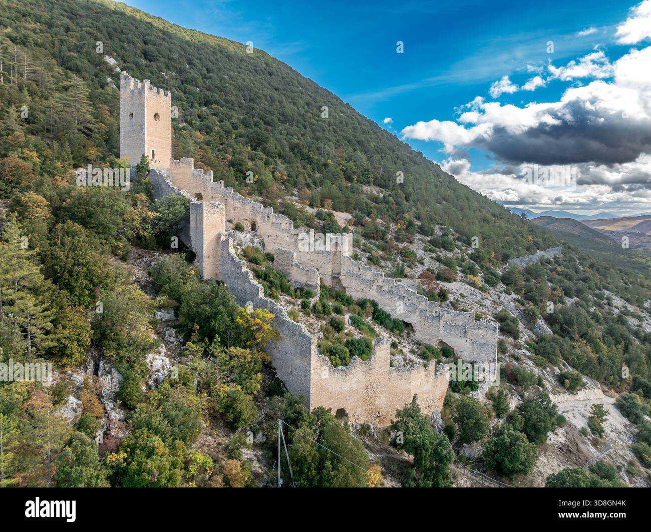 Castello di San Pio delle Camere, Abruzzo: A hilltop fortress of ...