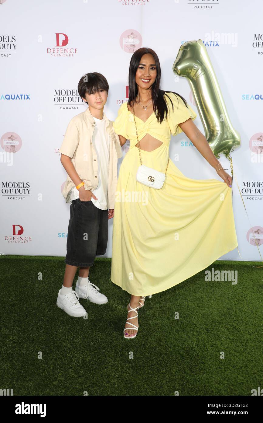 Sydney, Australia. 30th November 2025. Models Aprille Love and ...
