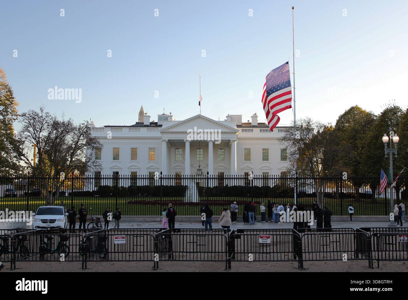 The white house washington dc aerial hi-res stock photography and ...