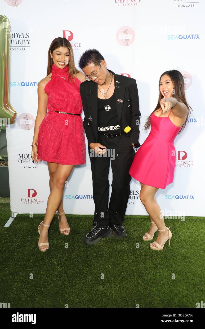 Sydney, Australia. 30th November 2025. Models Aprille Love and ...