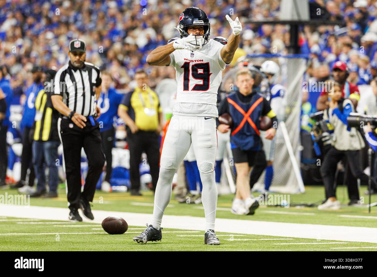 November 30, 2025: Houston Texans wide receiver Xavier Hutchinson (19 ...