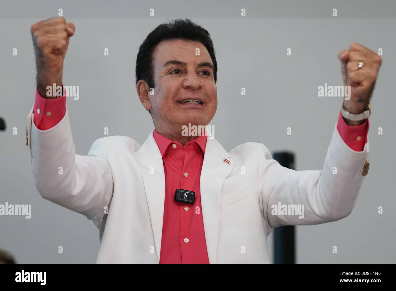 Presidential candidate Salvador Nasralla, of the Liberal Party ...