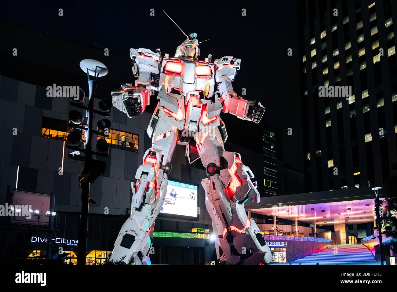 Tokyo, Japan-august 6, 2024:the huge Gundam robot statue among the ...