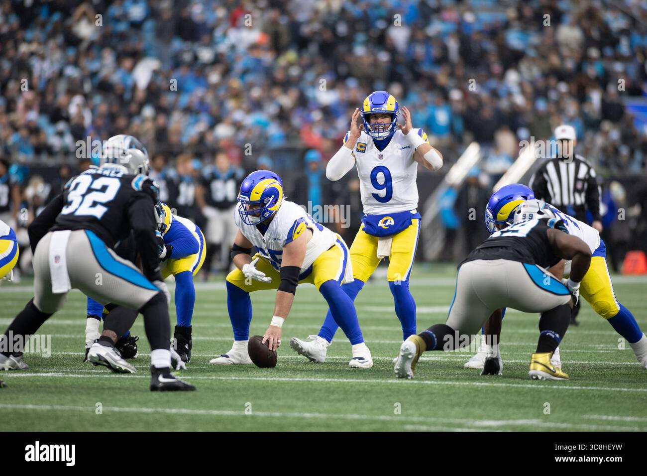 Los Angeles Rams quarterback Matthew Stafford (9) calls an audible at ...