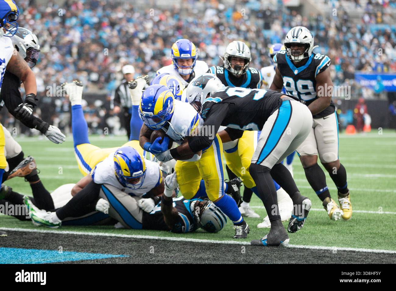 Los Angeles Rams running back Blake Corum (22) scores a touchdown at ...