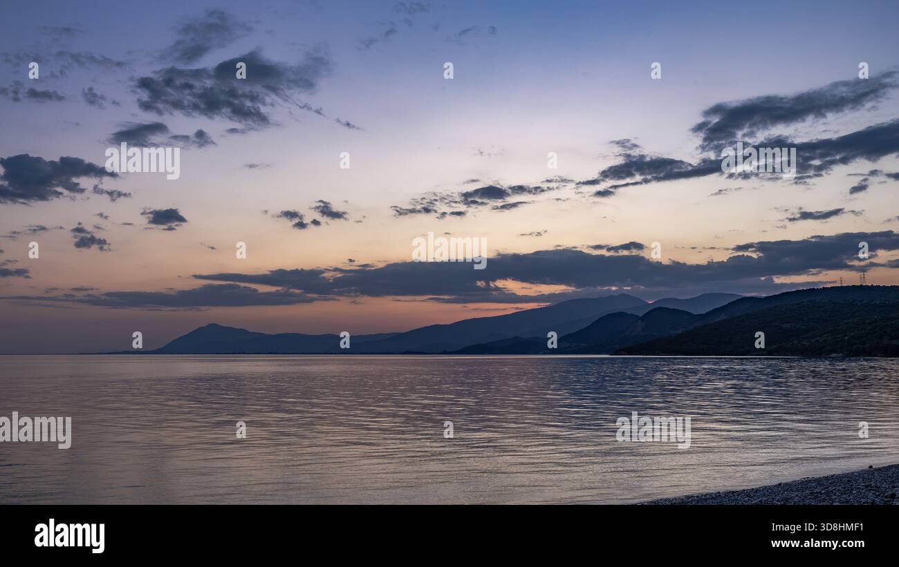 Sunset sky over sea landscape hi-res stock photography and images - Alamy