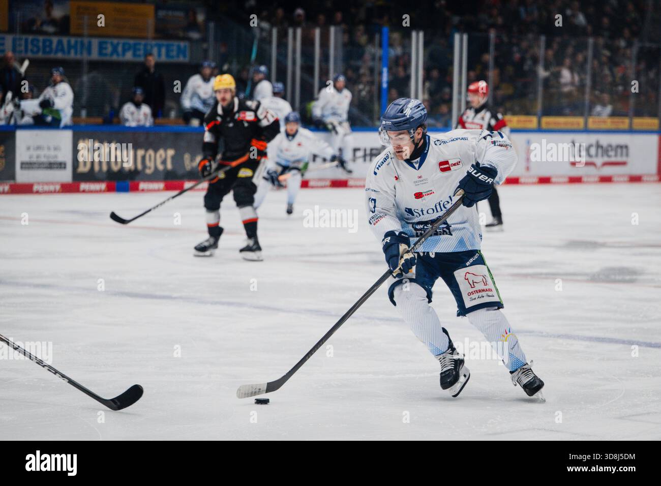 Josh Melnick (Straubing Tigers, #37) GER, DEL, Frankfurt Löwen vs ...
