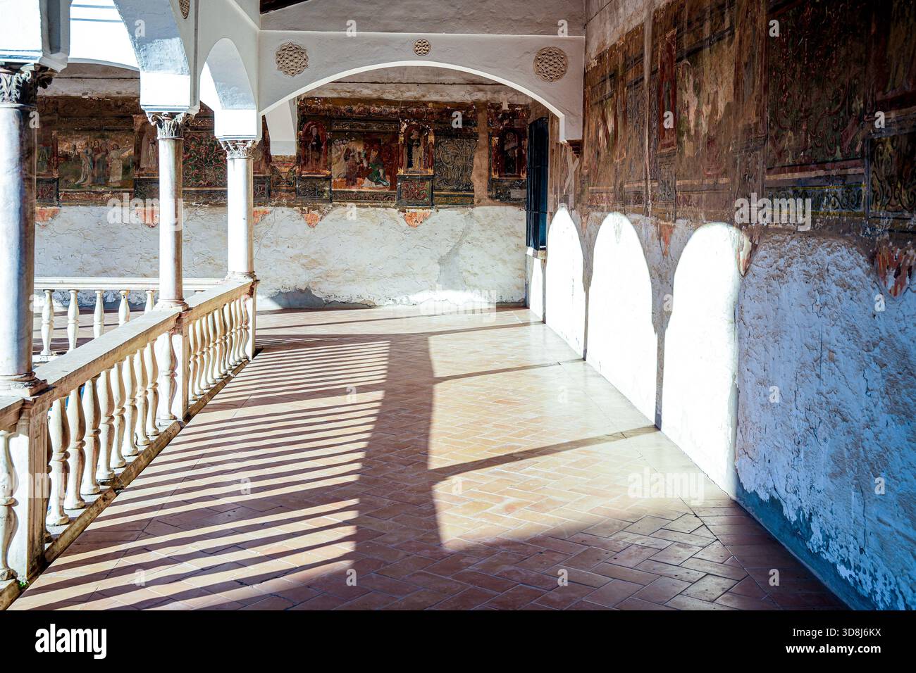 Images of the current state of the courtyard of the convent of Santa ...