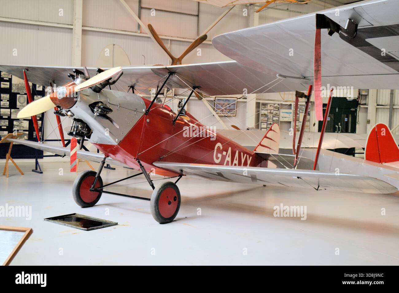 Classed as fixed wing landplane hi-res stock photography and images - Alamy