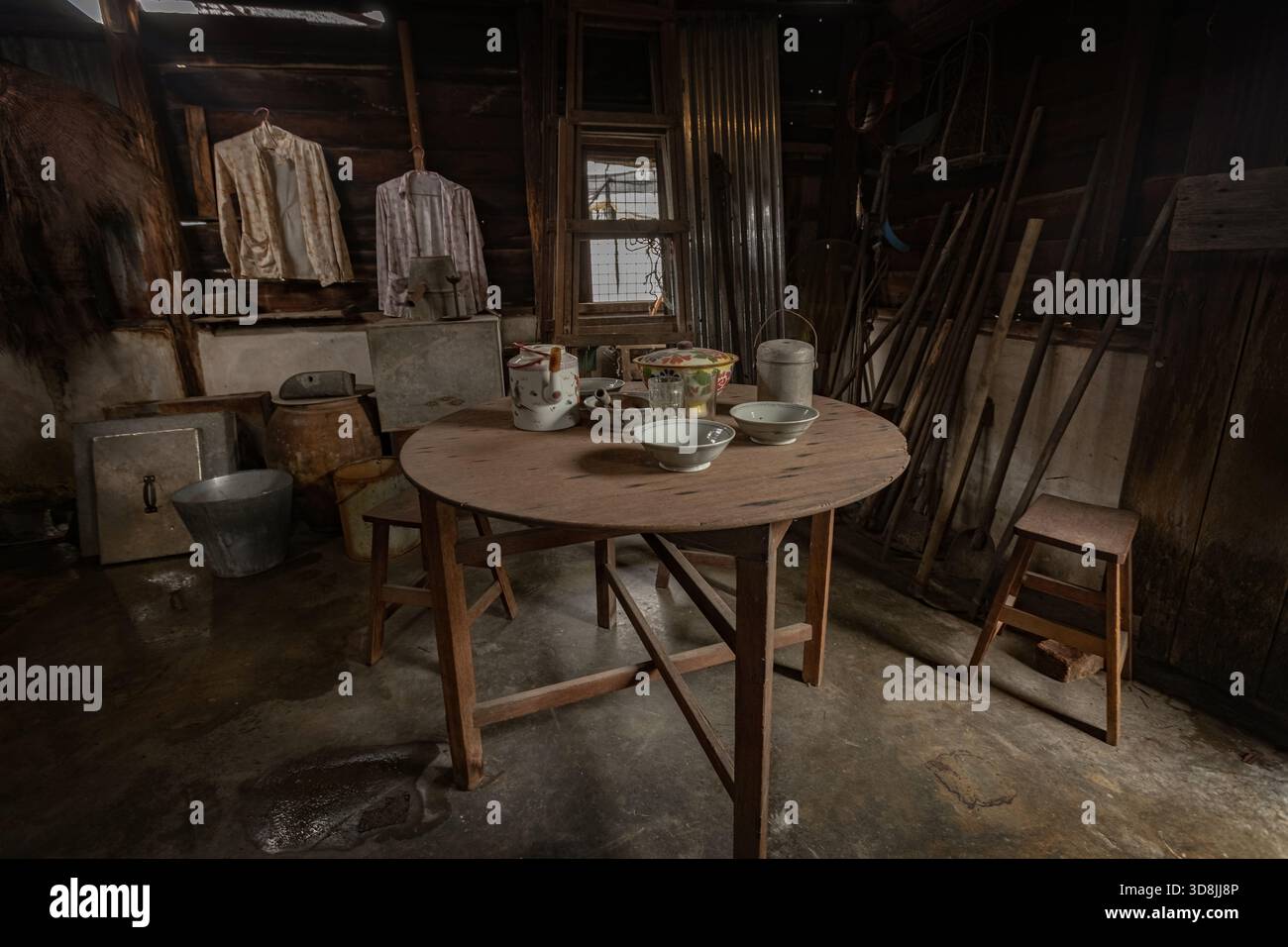 Old kitchen datails and utensils in traditional Chinese house in Papan ...