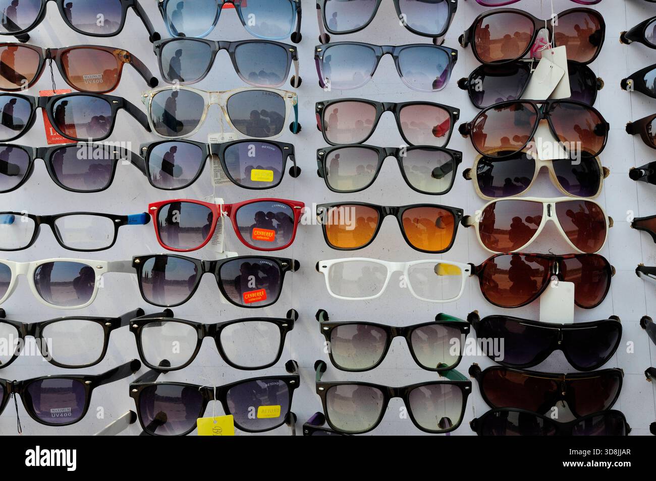 sunglasses as eye protection on a bright sunny day sunglasses as an eye ...