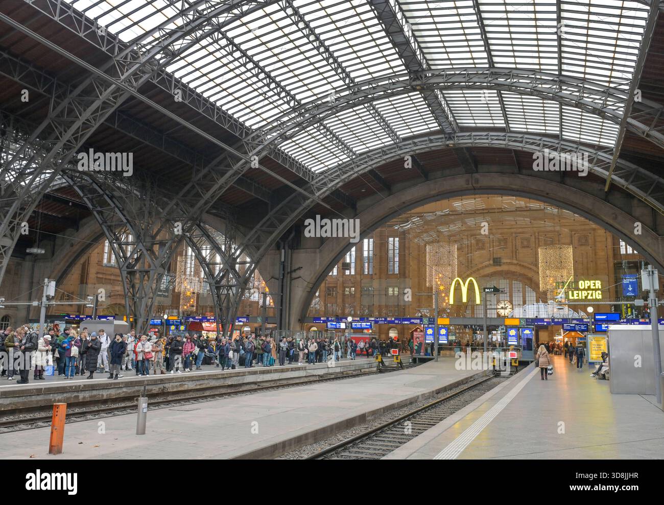 Hauptbahnhof, Leipzig, Sachsen, Deutschland *** Central Station ...