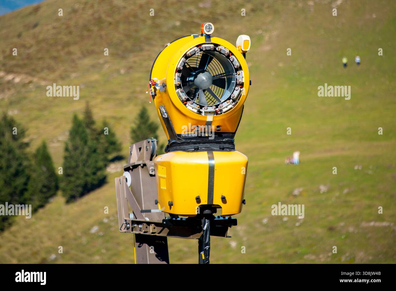 Snowmaking snow cannon gun hi-res stock photography and images - Alamy