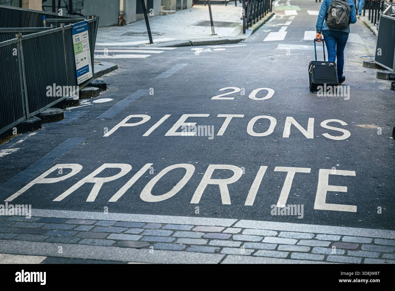 France, ile-de-France, Paris, city center, speed limit in city center ...