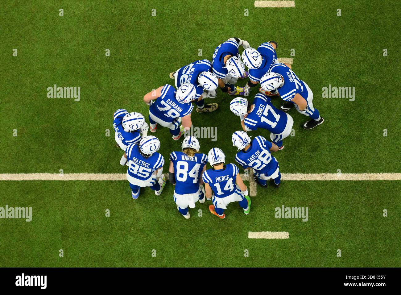 Indianapolis Colts quarterback Daniel Jones (17) huddles the offense on ...