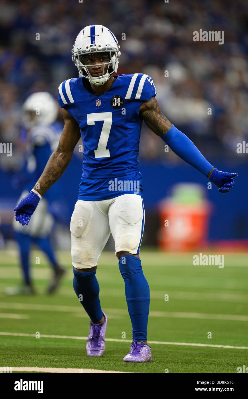 Indianapolis Colts cornerback Charvarius Ward (7) looks to the ...