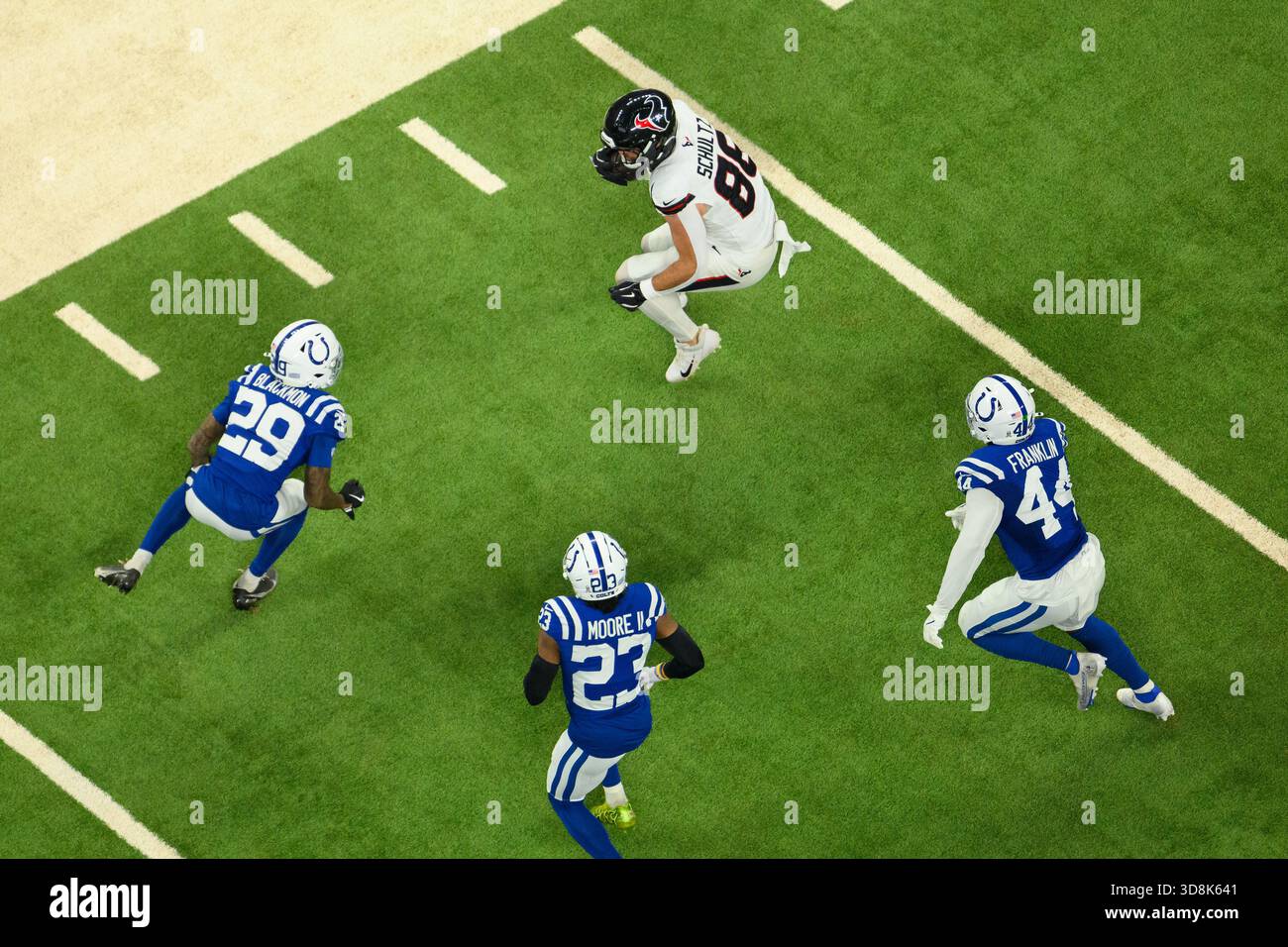 Houston Texans tight end Dalton Schultz (86) runs with the ball during ...