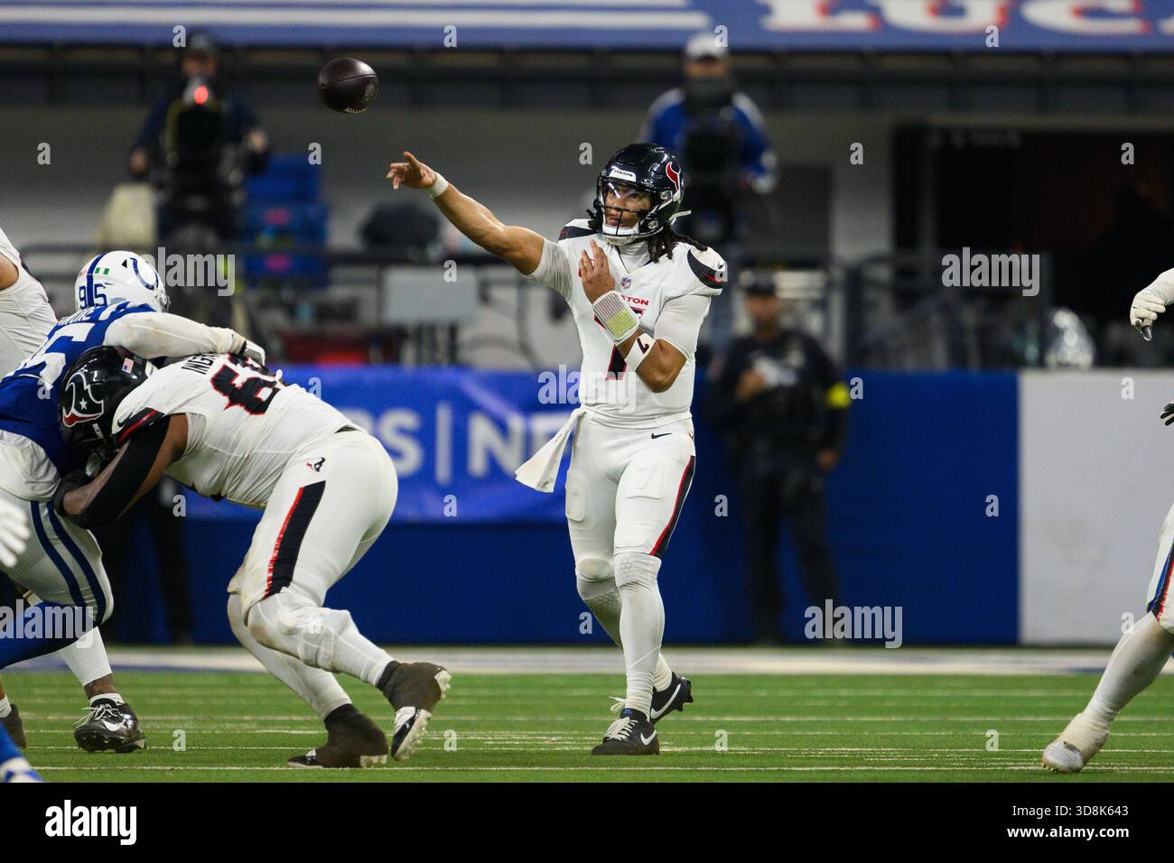 Houston Texans quarterback C.J. Stroud (7) throws the ball during an ...