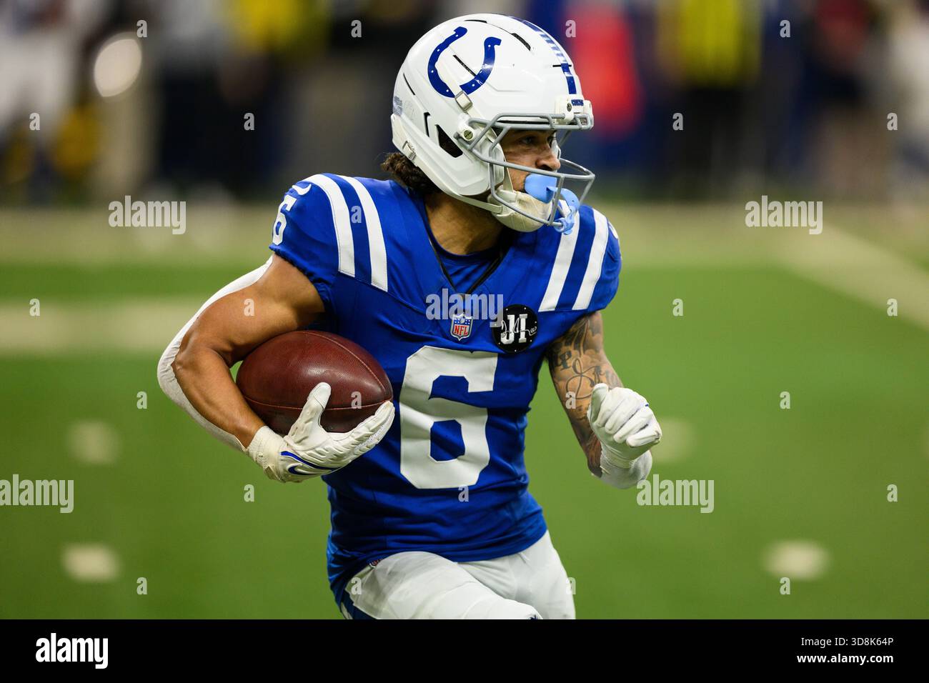 Indianapolis Colts wide receiver Anthony Gould (6) returns a kickoff ...