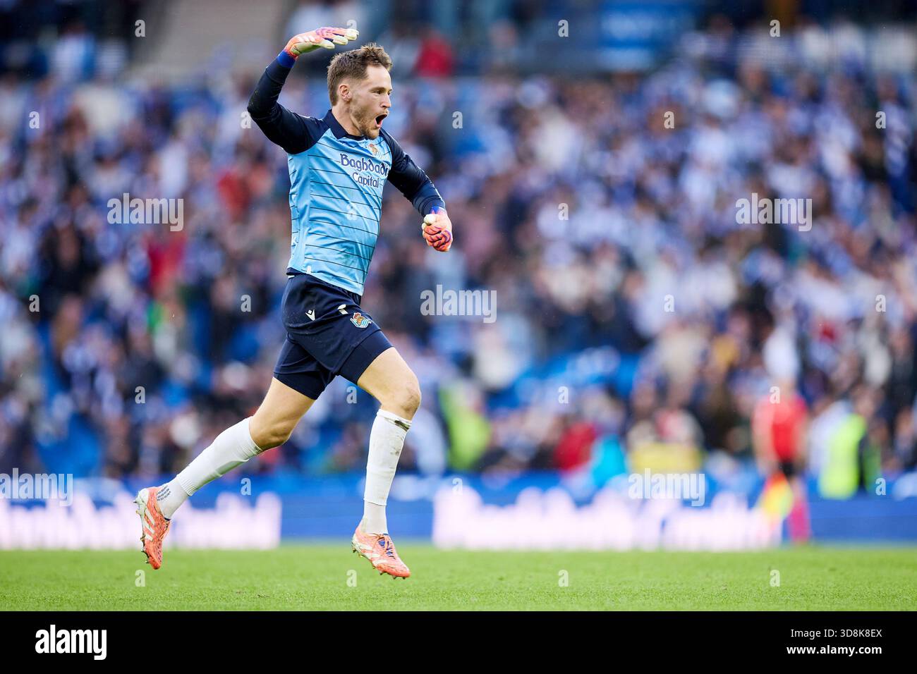 Alex Remiro of Real Sociedad reacts during the Spanish championship ...