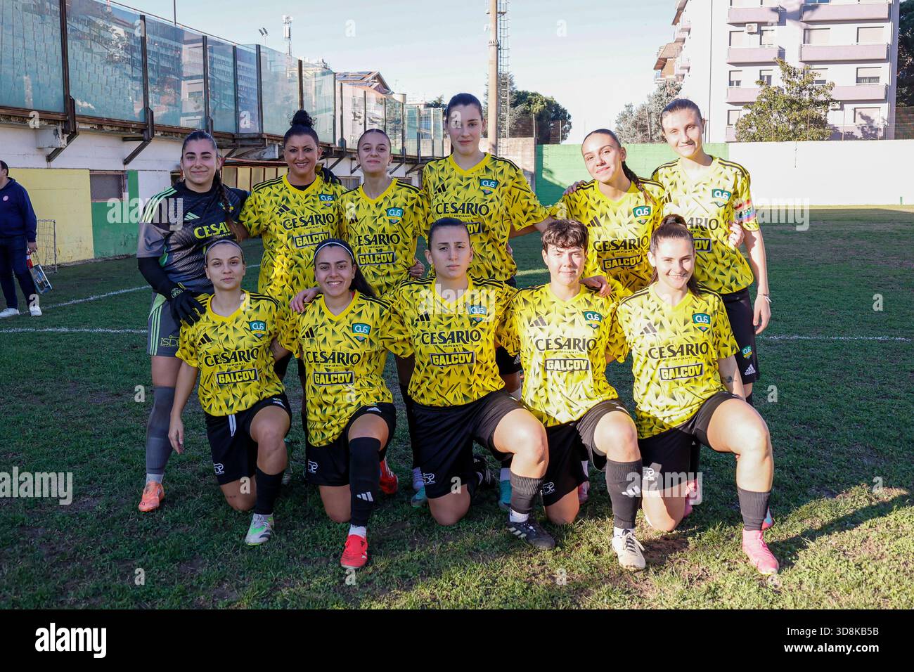 team of Cus Cosenza during the Italian Woman Serie C football match ...