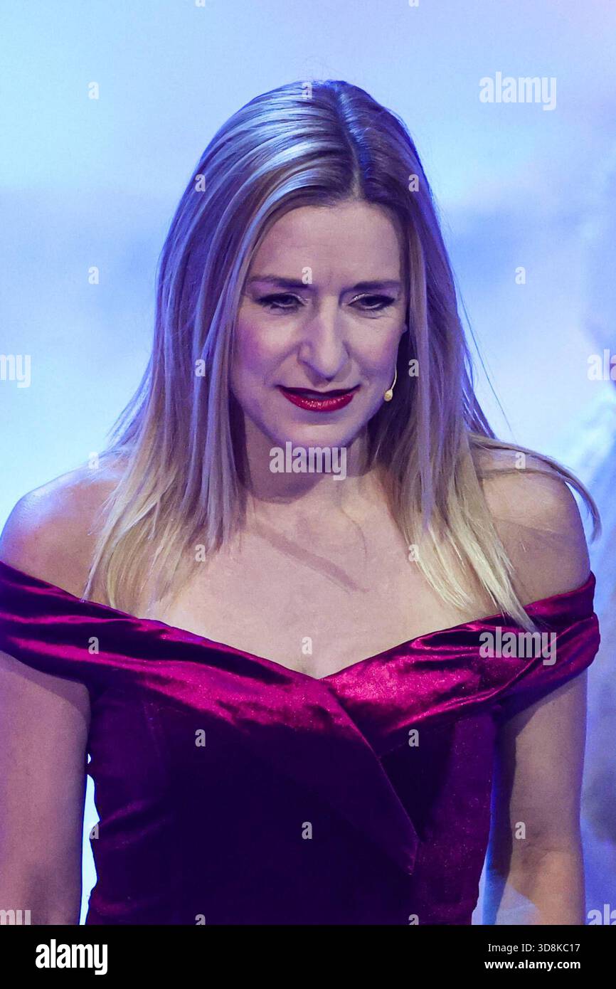 Saengerin Stefanie Hertel - ARD Live Show ãAdventsfest der 100.000 ...