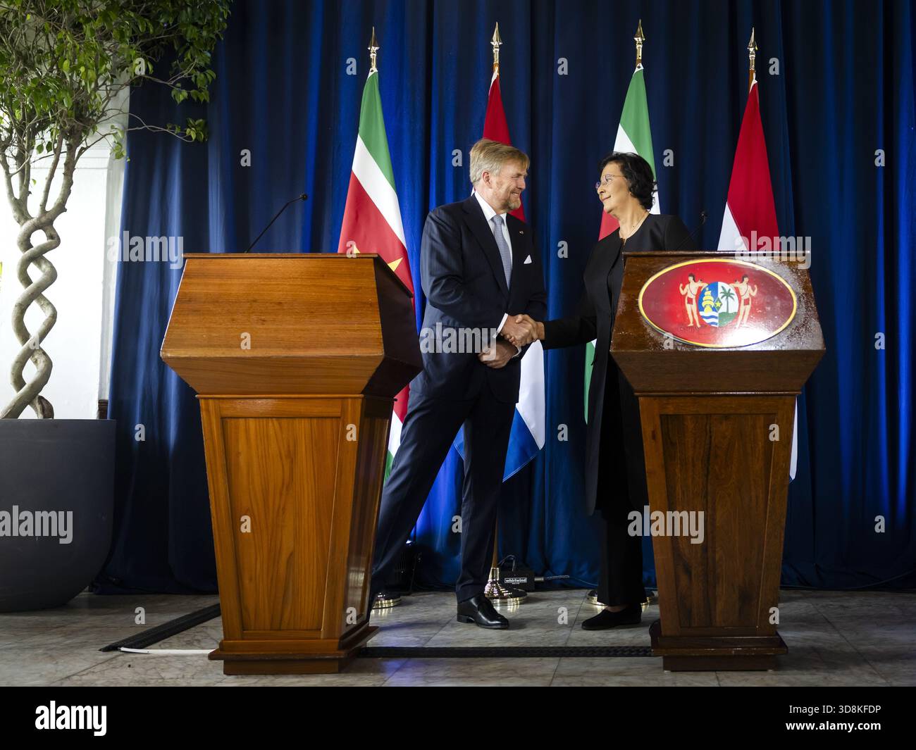 PARAMARIBO - Surinamese President Jennifer Geerlings-Simons and King ...