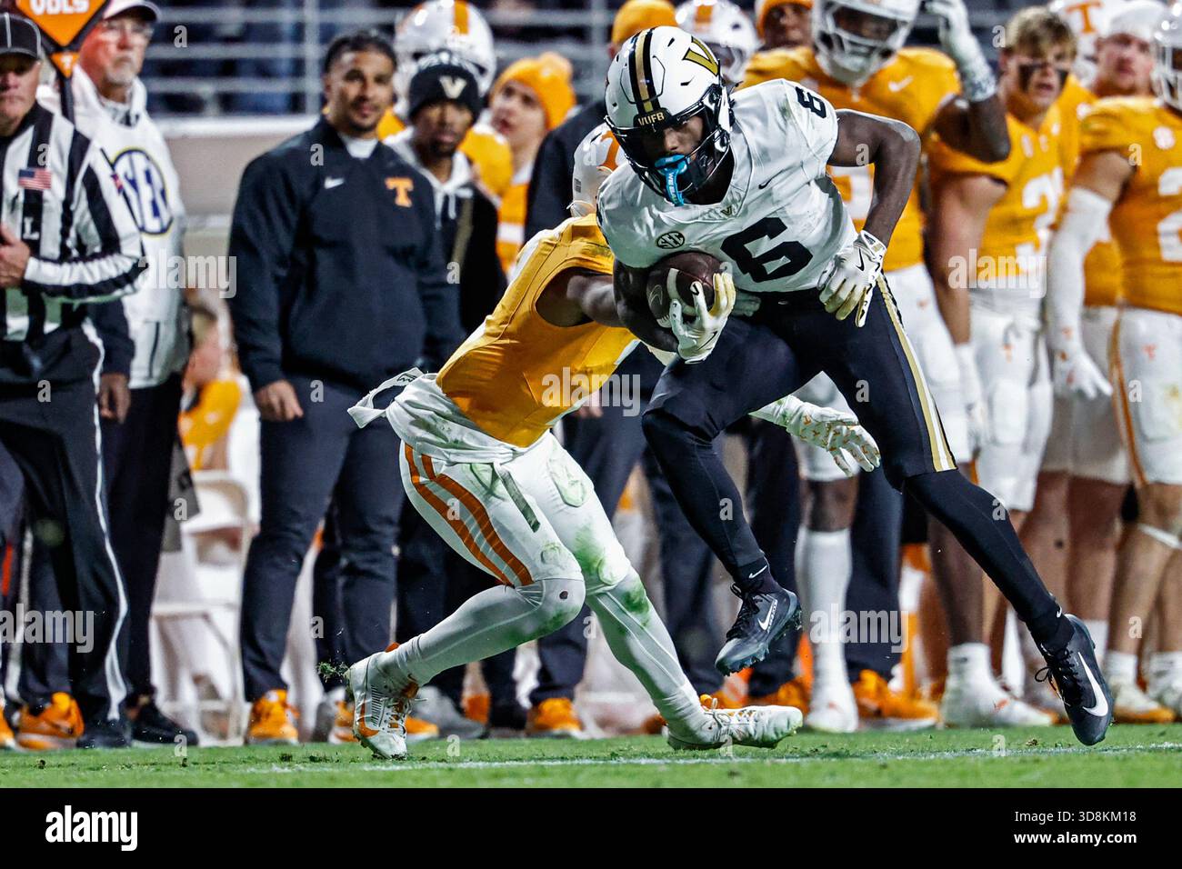 Vanderbilt wide receiver Tre Richardson (6) escapes from Tennessee ...