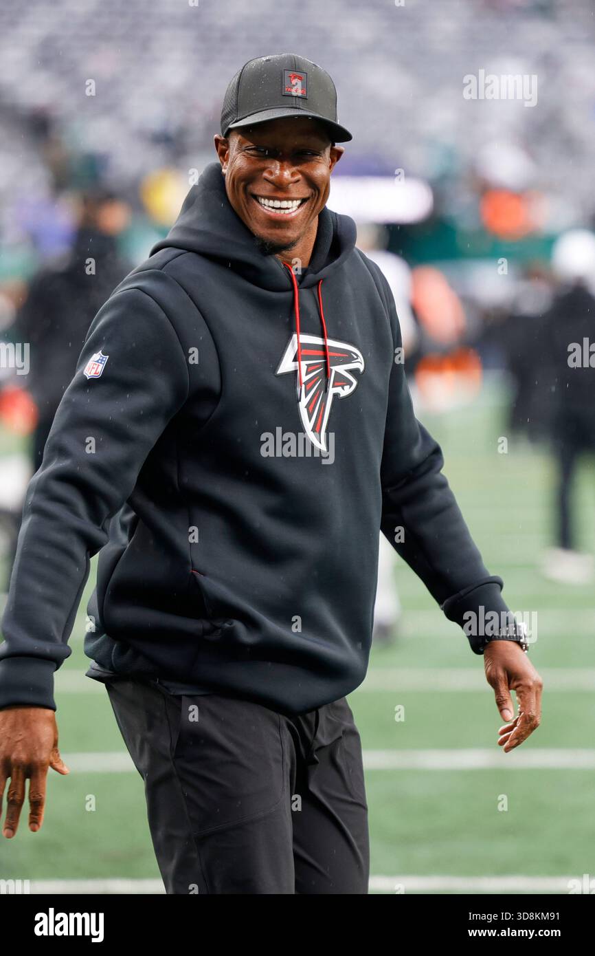 Atlanta Falcons head coach Raheem Morris prior to an NFL football game ...