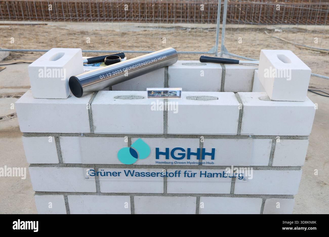 01 December 2025, Hamburg: The foundation stone roll with the ...