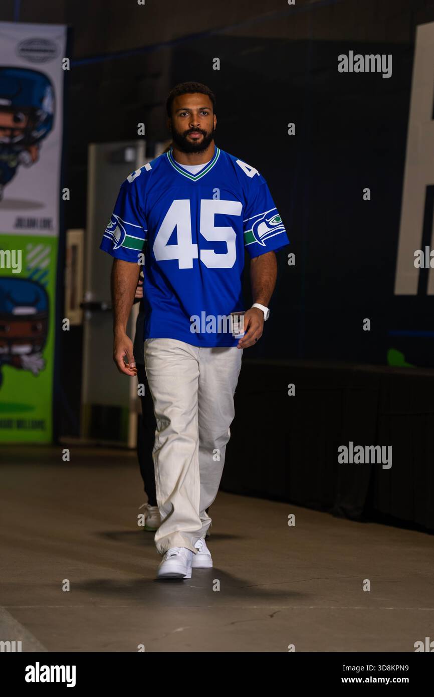 Seattle Seahawks safety Julian Love (20) arrives before an NFL football ...