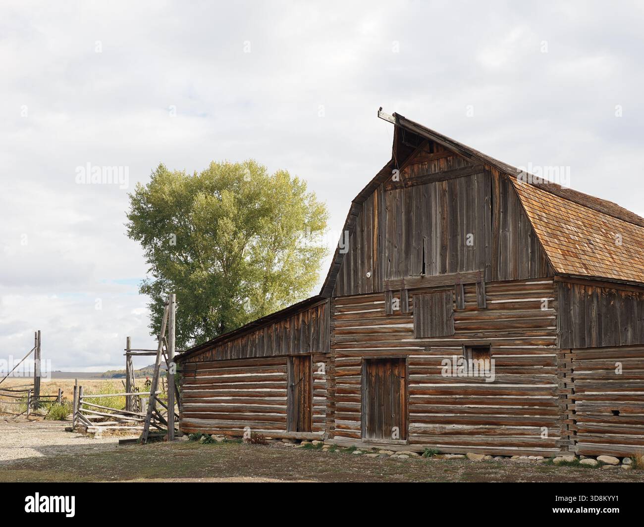 Expansive wooden structure hi-res stock photography and images - Alamy