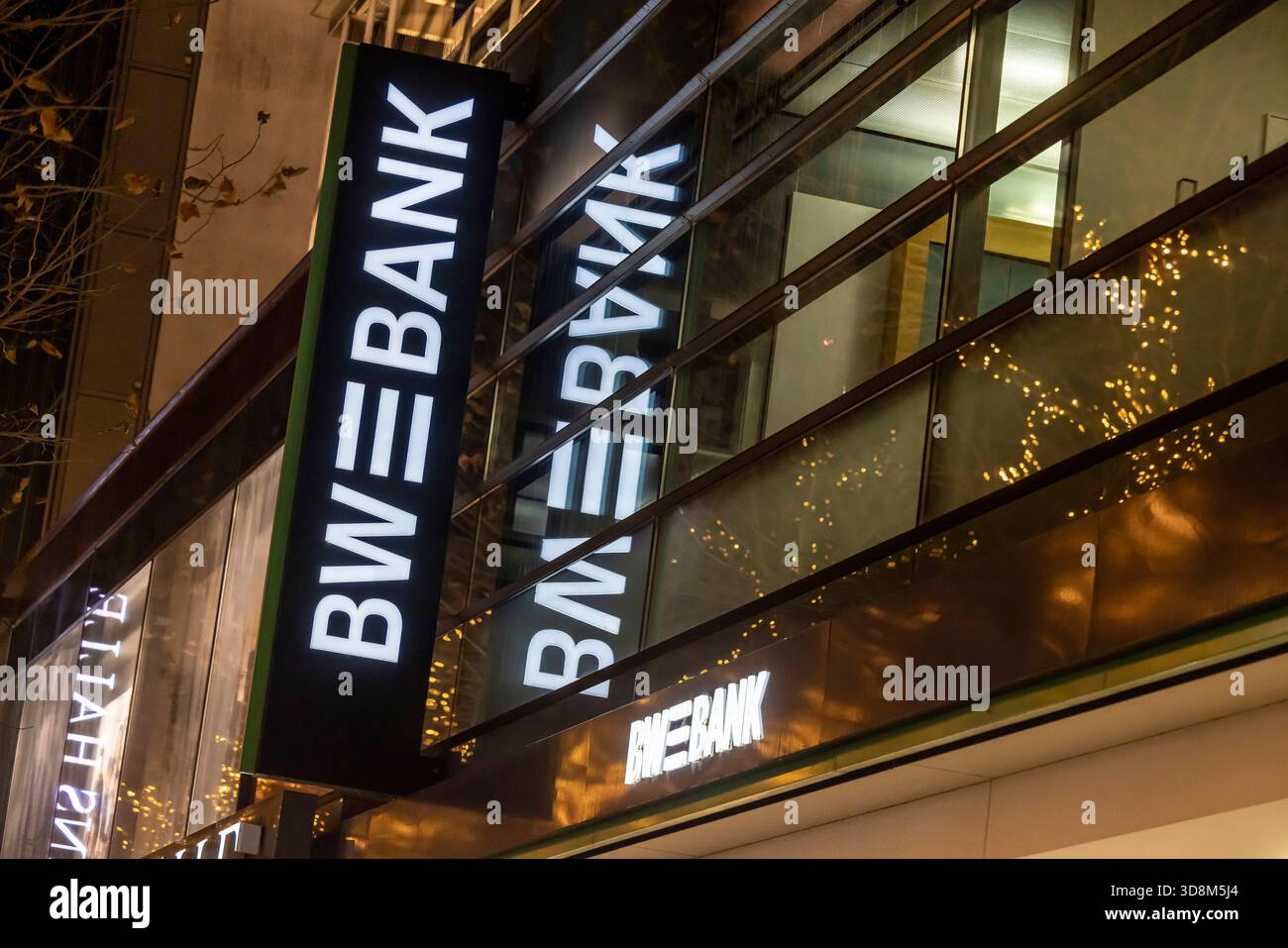 Logo BW Bank an einer Bankfiliale. // 28.11.2025. Stuttgart, Baden ...
