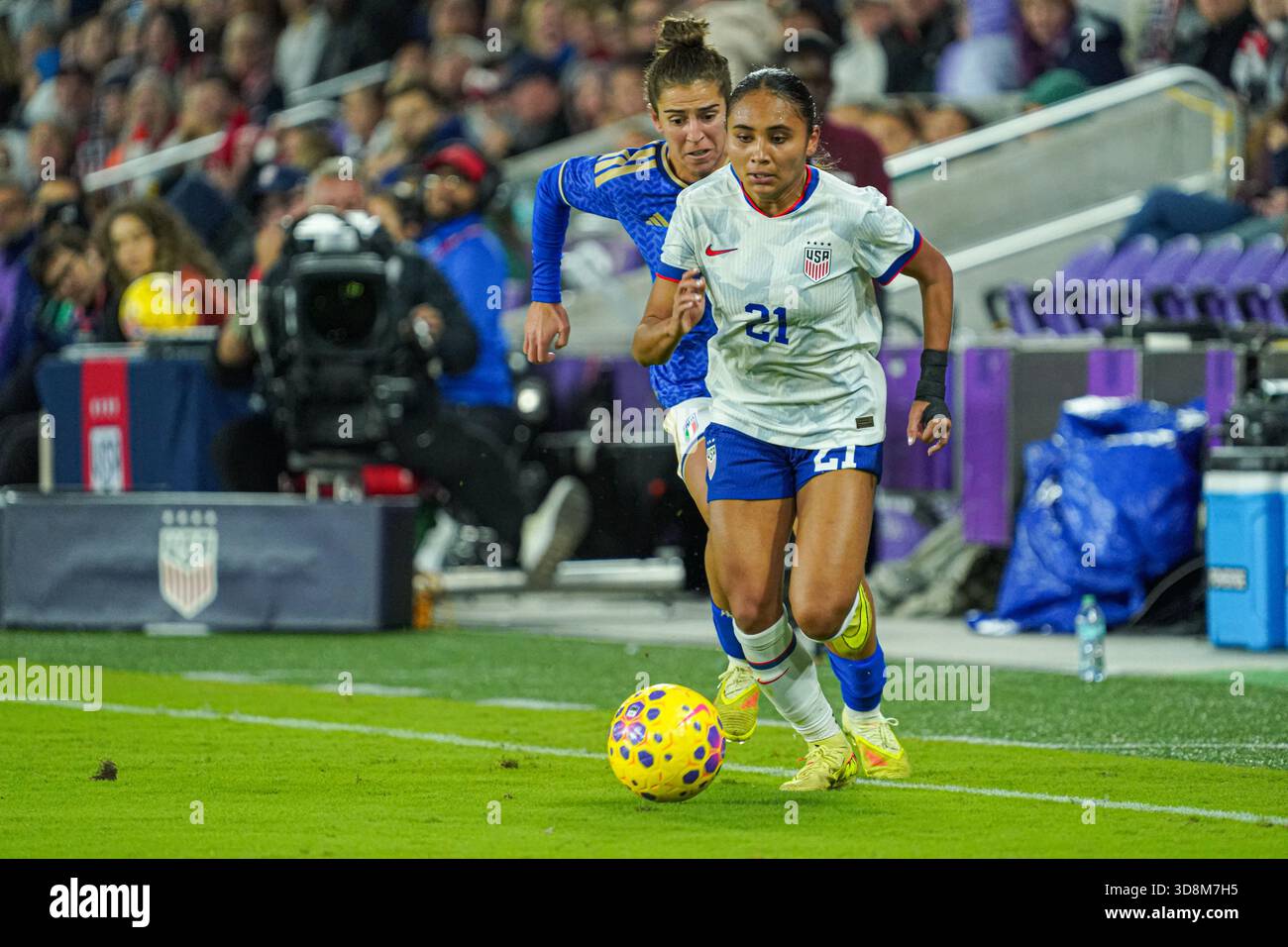 Orlando, USA, November 28, 2025, U.S. National Women's player Alyssa ...