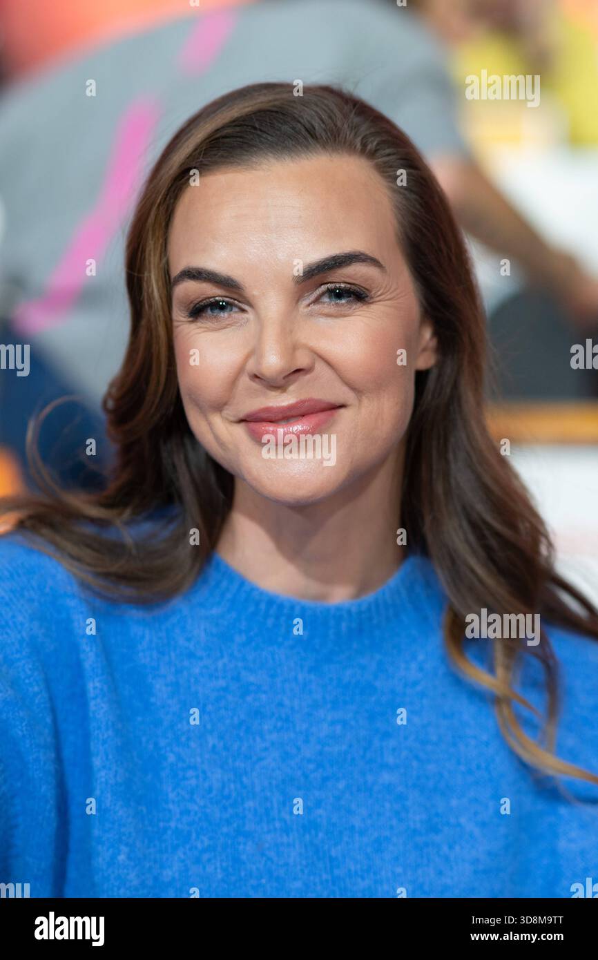 Annika LAU, Moderatorin, Portraet, Porträt, Portrait, Angeschnittenes Einzelbild, Einzelmotiv ...