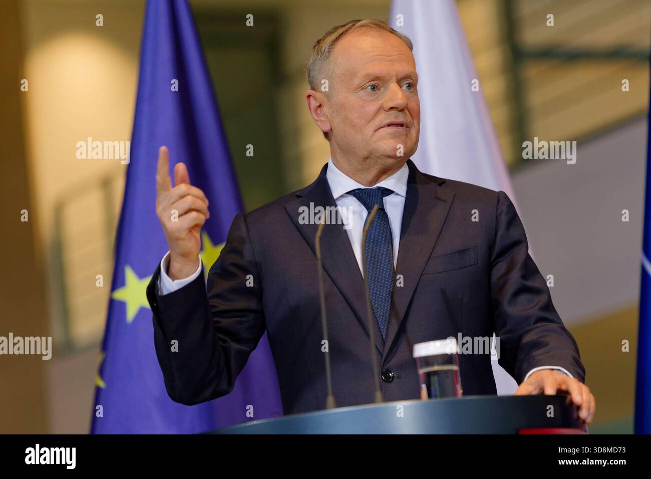Donald Tusk in Berlin 2025-12-01 Deutschland, Berlin Gemeinsame ...