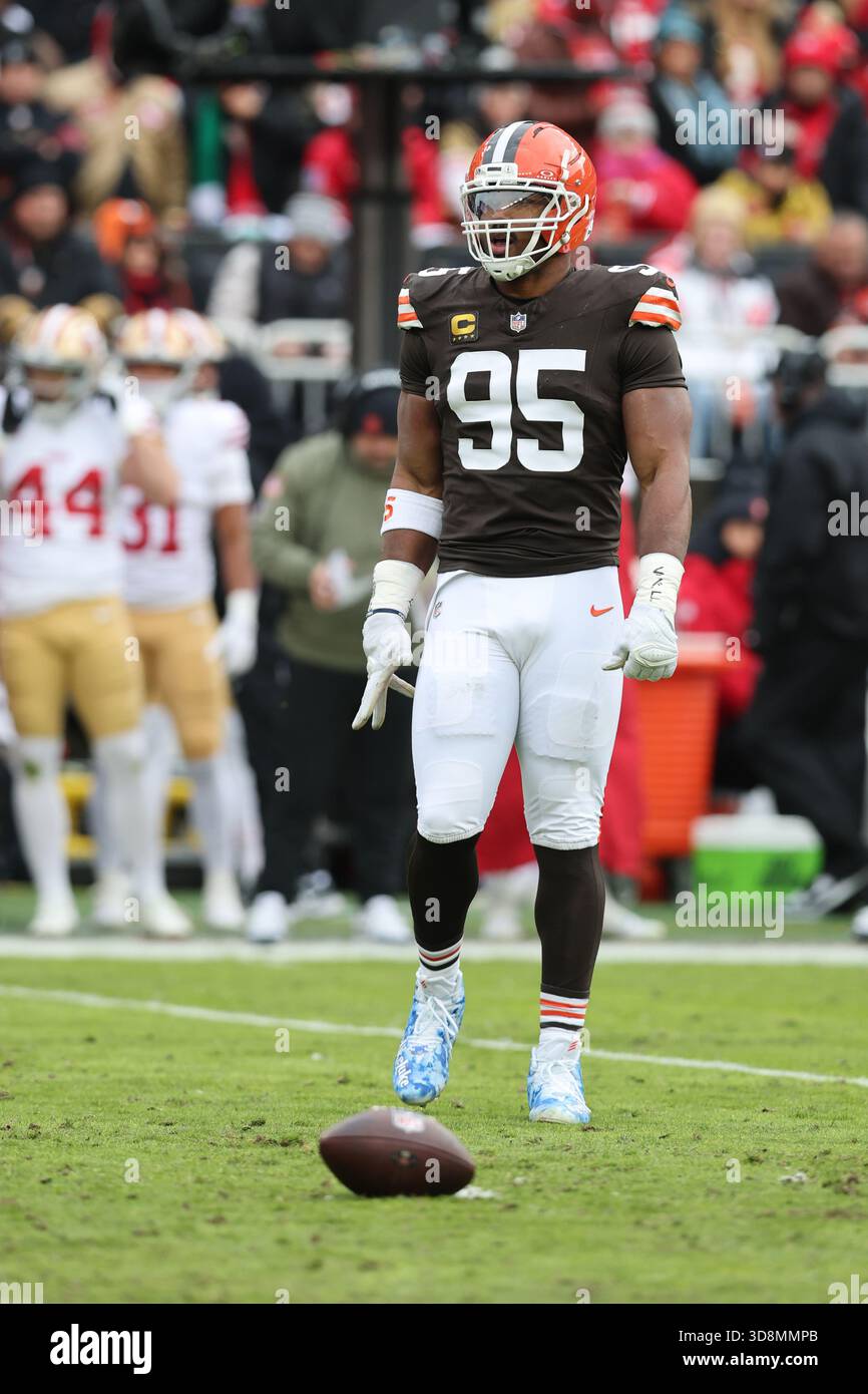 Cleveland Browns defensive end Myles Garrett (95) lines up during NFL ...