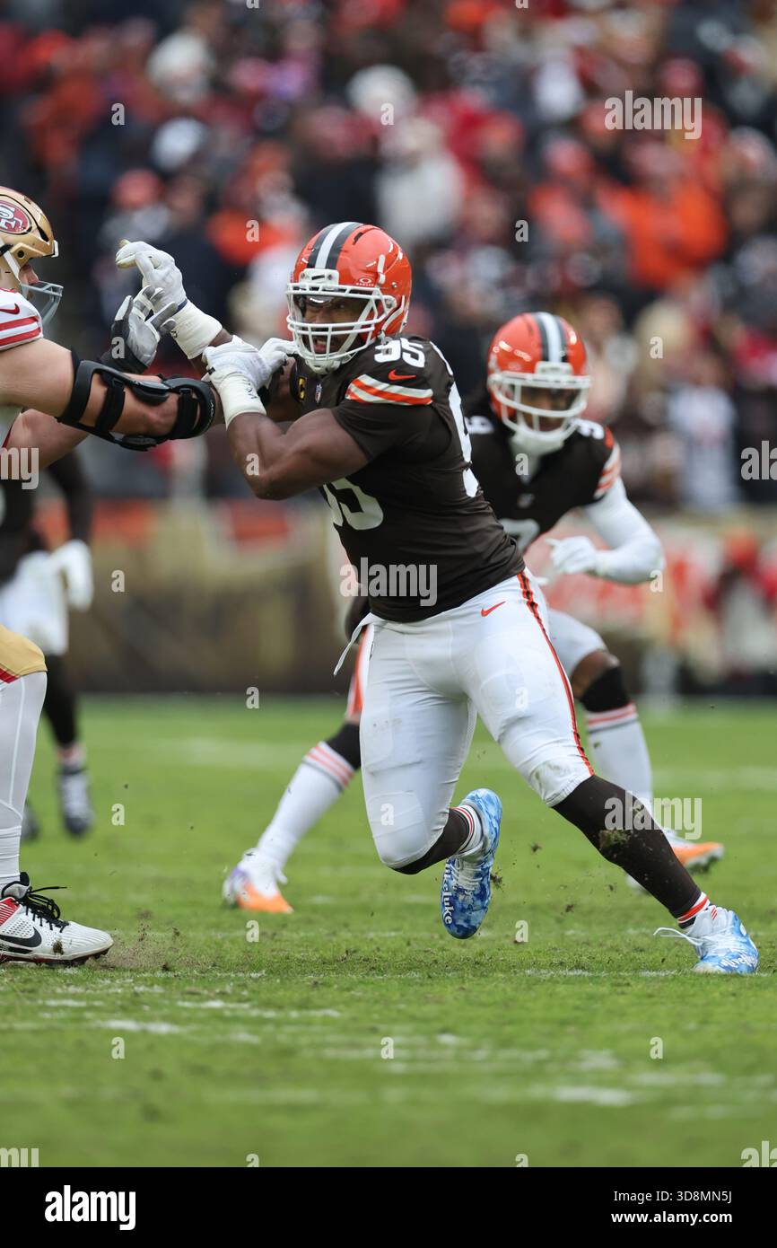 Cleveland Browns defensive end Myles Garrett (95) rushes in during NFL ...