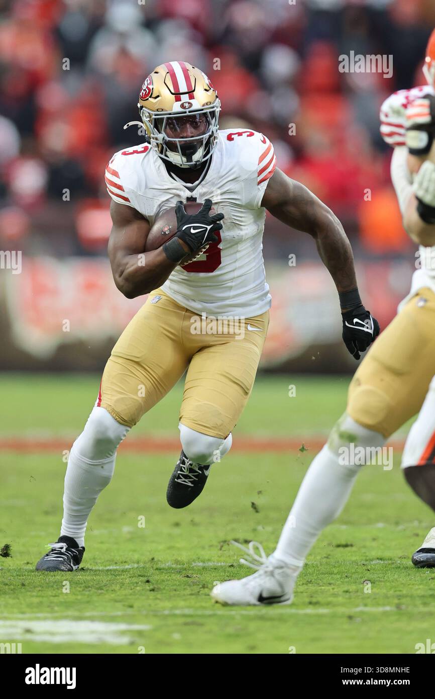 San Francisco 49ers running back Brian Robinson Jr. (3) runs the ball ...