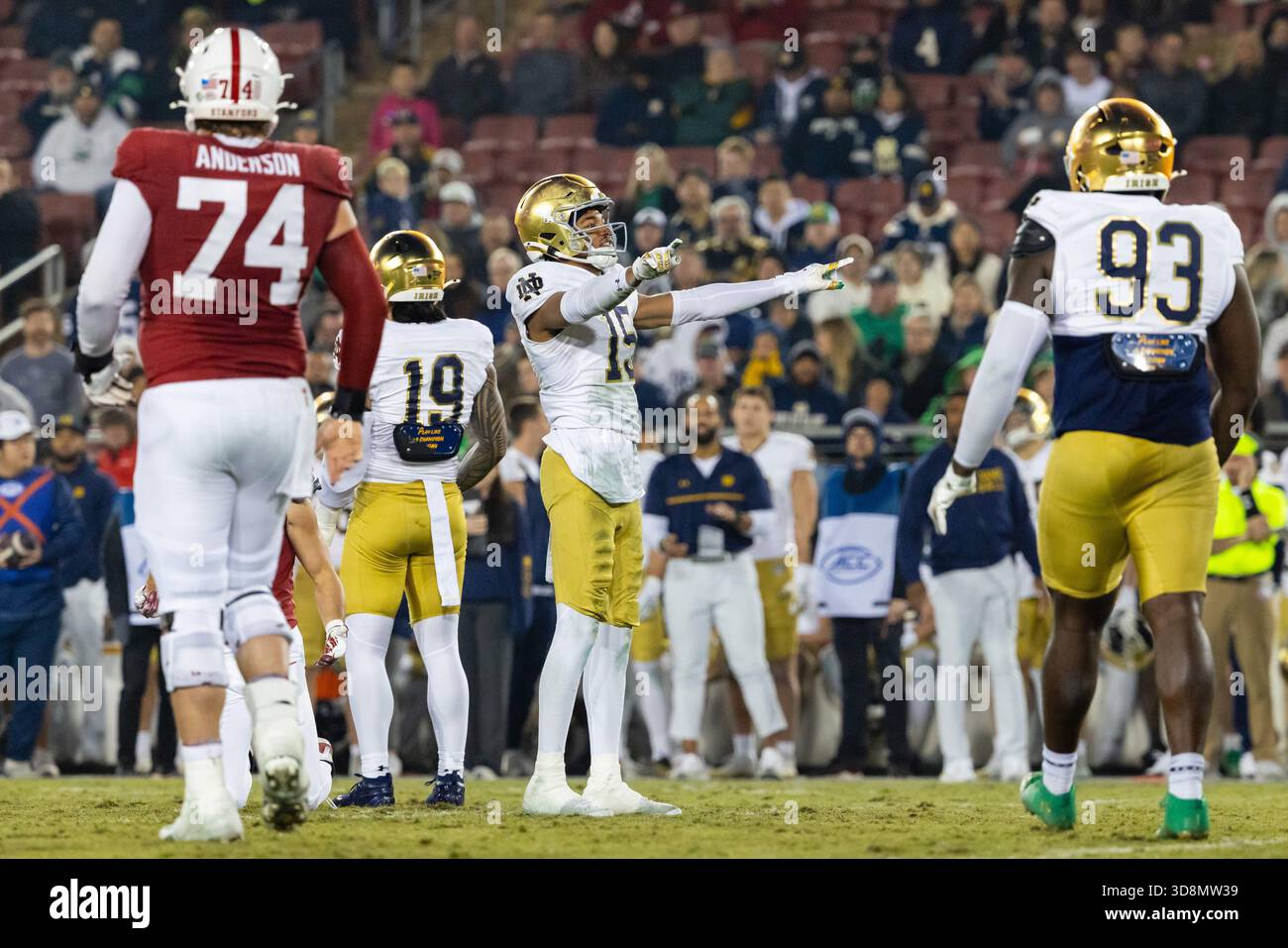 PALO ALTO, CA - NOVEMBER 29: Leonard Moore #15 of the Notre Dame ...