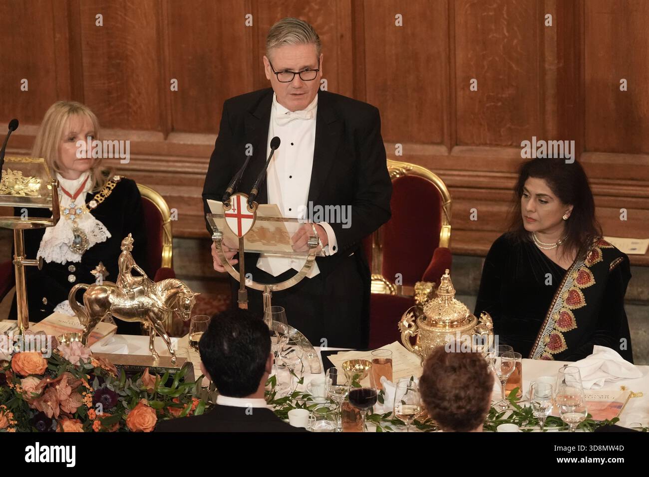 Lady Mayor of London Dame Susan Langley (left) listens to Prime ...