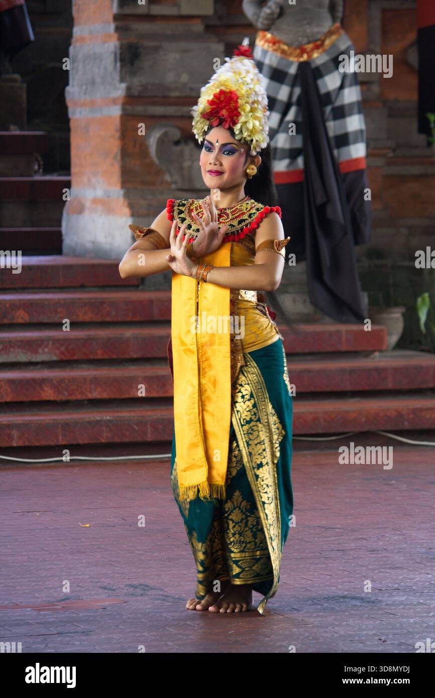 Young balinese dancer performs hi-res stock photography and images - Alamy